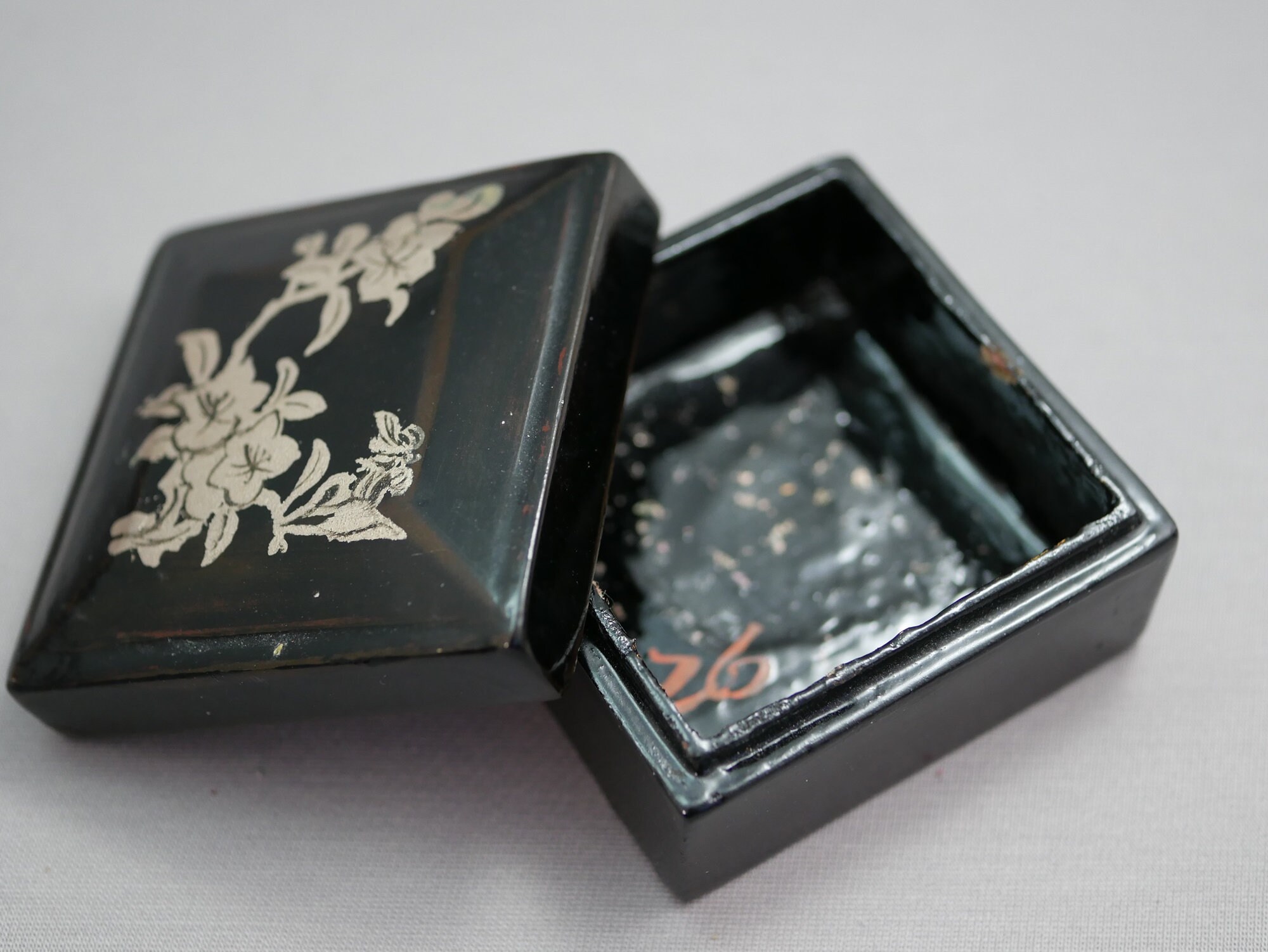 Small Wood Lacquer Box Ring Box Presentation Box Vintage Hand Painted ...