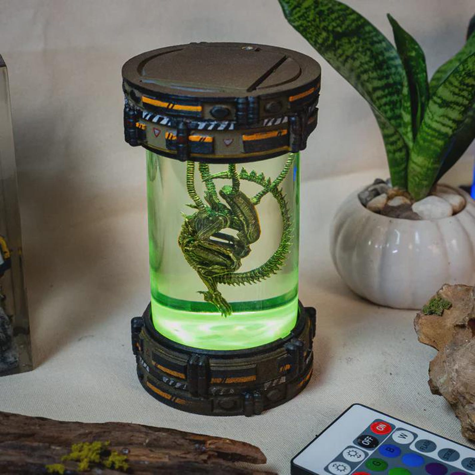 Alien Xenomorph Biolab Resin Lamp With LED Light, Sci-fi Home Decor ...