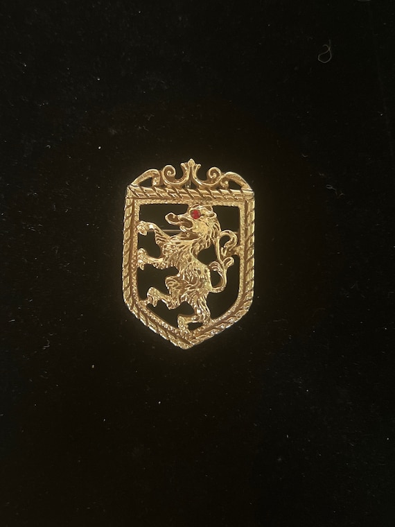 sarah coventry royal crest - Gem