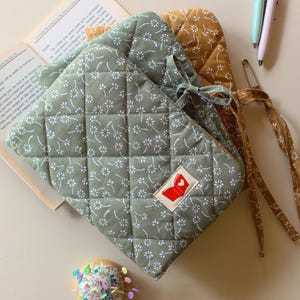 Quilted Book Sleeve Sewing Pattern, Pencil Holder & Zippered Pocket - Etsy