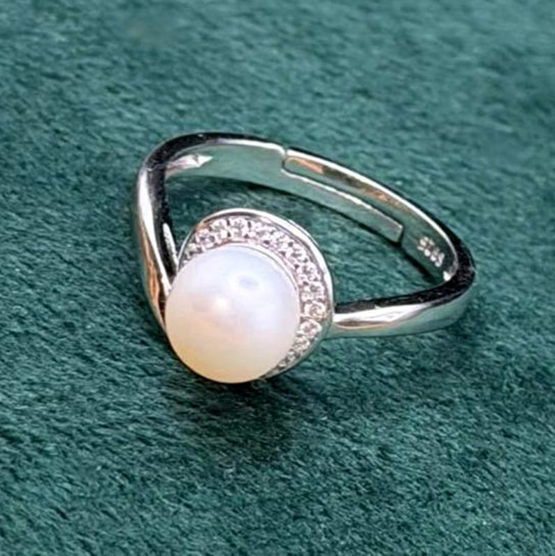 Gira - Akoya Pearl (white) Bypass Swirl Ring – Sterling Silver, Cubic ...