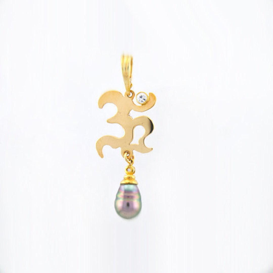 Pearl Hand Cut OHM Mantra Sanskrit Charm With Captivating Tahitian ...