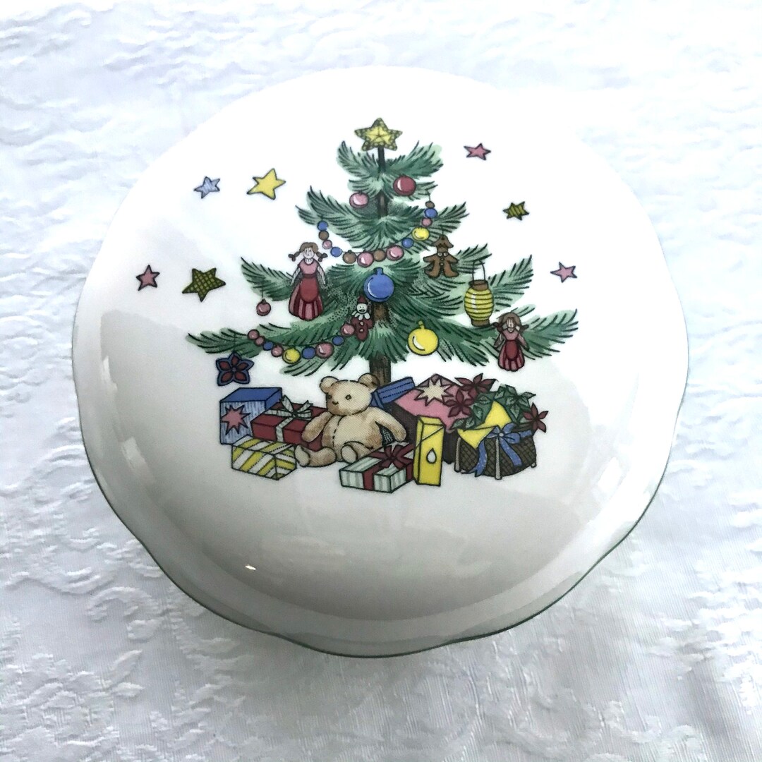 Vintage Nikko, Christmastime Pattern, Round Covered Box, Box With Lid ...