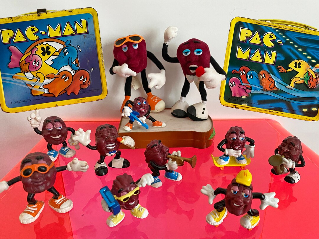 Instant 80s Fun Kit! | TOYS LOT | Pac Man Metal Lunch Box With 13 ...