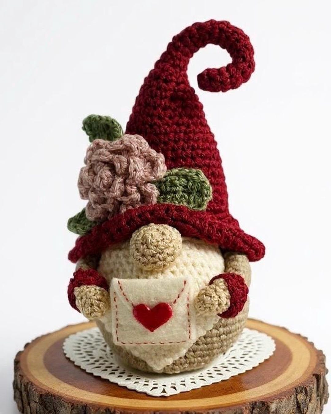 Love Letter Crochet Gnome "lars"| Valentine Gnome Holding Felt Envelope ...