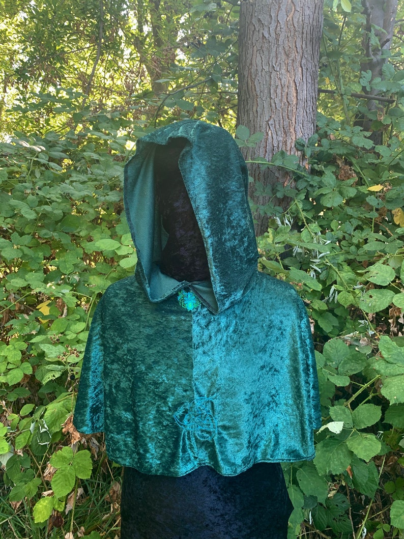 Hooded Capelet Trihorn Embroidery Horns of Odin Medieval - Etsy