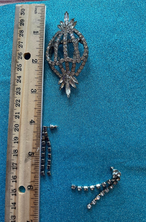 Vintage brooch, large rhinestone - Gem