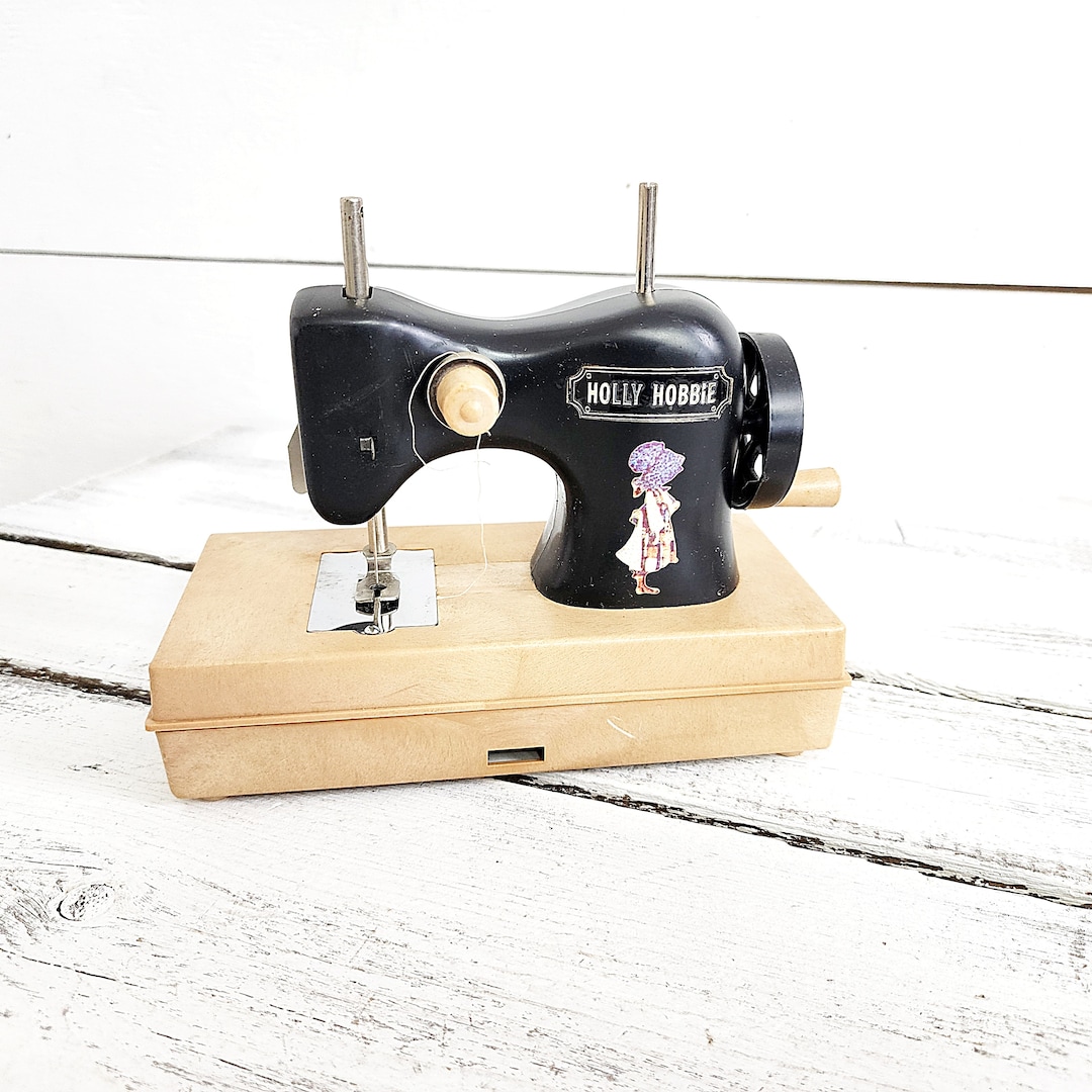 Vintage American Greetings Holly Hobbie Sewing Machine, Hand Crank ...