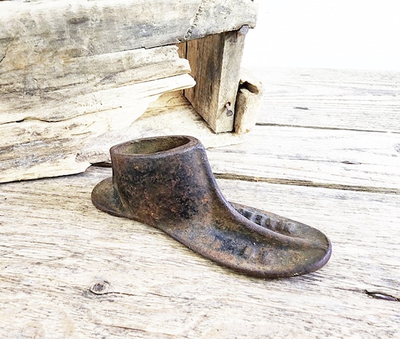 Cobbler Shoe Form