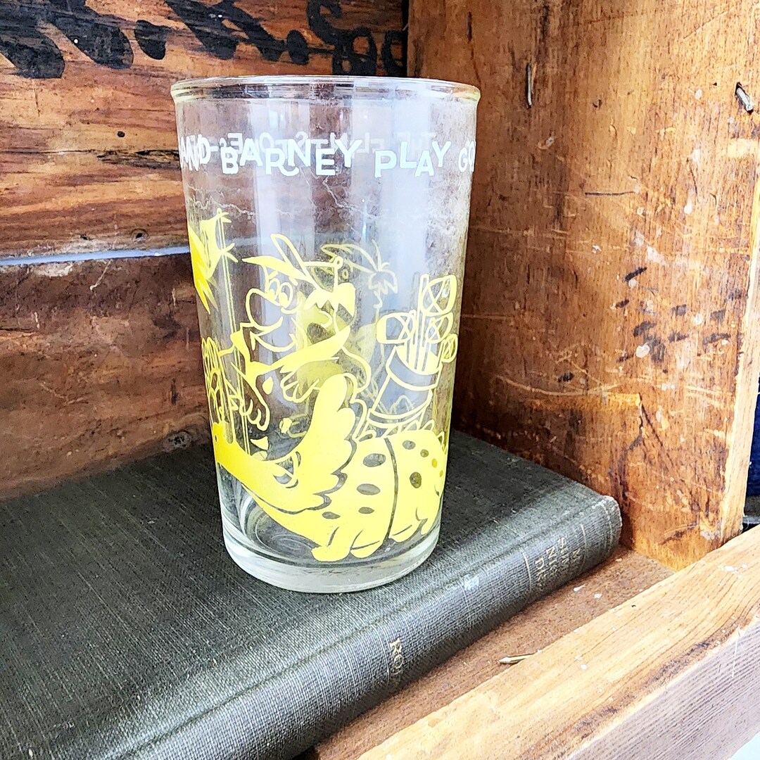 The Flintstones Fred and Barney Play Golf Glass, 1962 Cartoon Collector ...