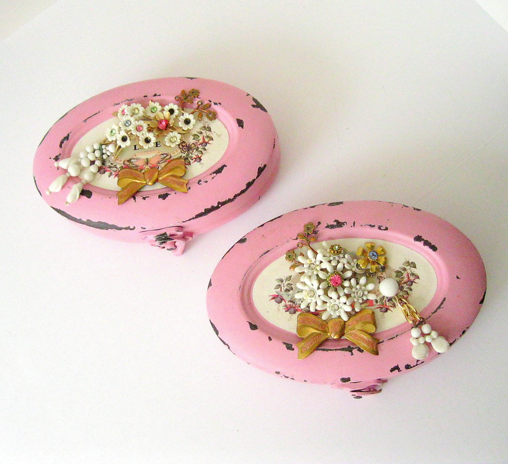 Pink metal trinket box oval with vintage flowers Shabby Chic | Etsy