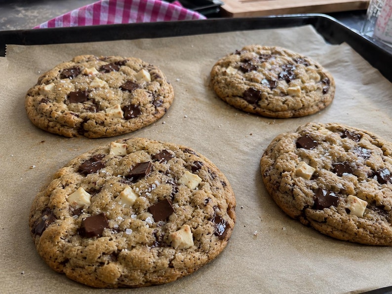 New York Style Chocolate Chunk Cookies | Dicke Brown Butter Cookies - Etsy