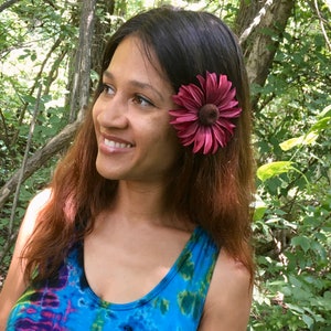 Burgundy Daisy Hair Flower, Maroon Daisy Hair Clip - Etsy