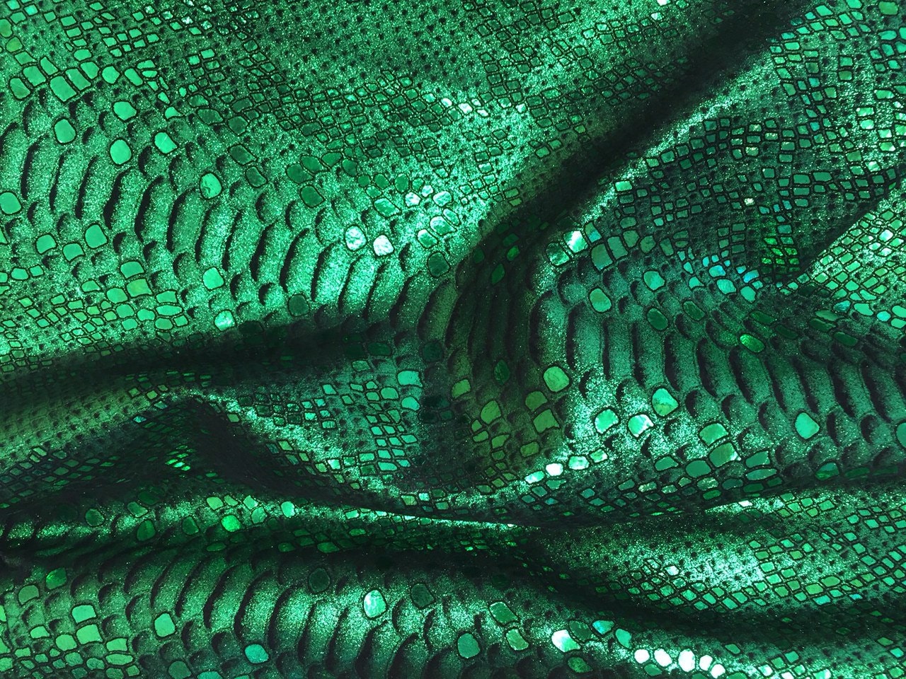 Mystic Python 10x24, 12x20, 12x24 or 14x17 EMERALD GREEN Metallic on ...