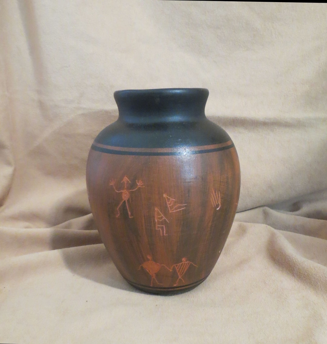 Vintage Pueblo Indian Vase Petroglyphs Sgraffito Srtist Signed - Etsy
