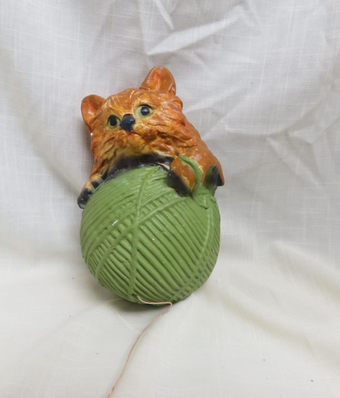 Vintage Chalkware Cat String Holder Cat With Yarn Ball String Holder ...