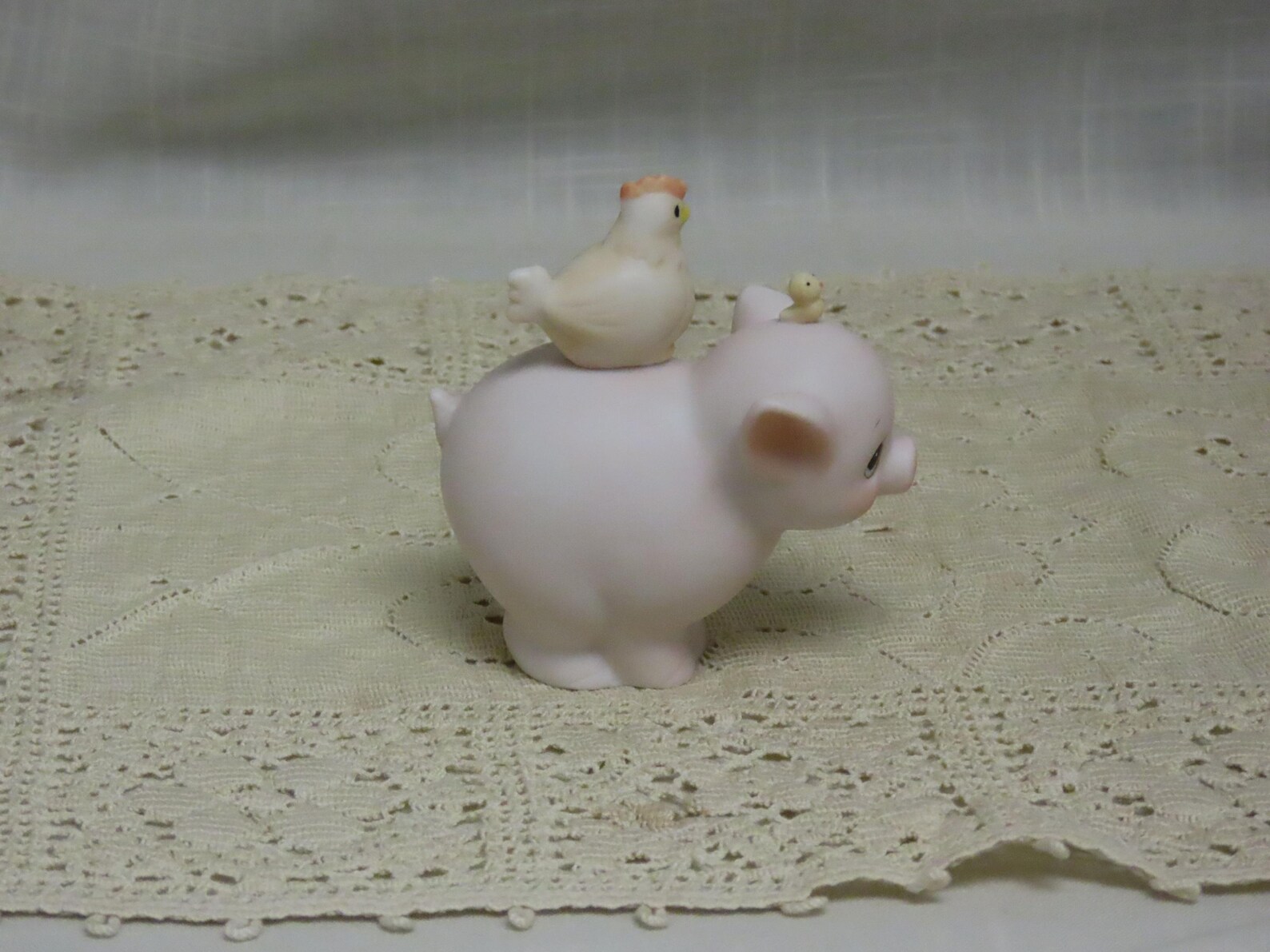 Vintage Johathan & David Enesco Tubby Pig Chicken and Chick Firgurine ...
