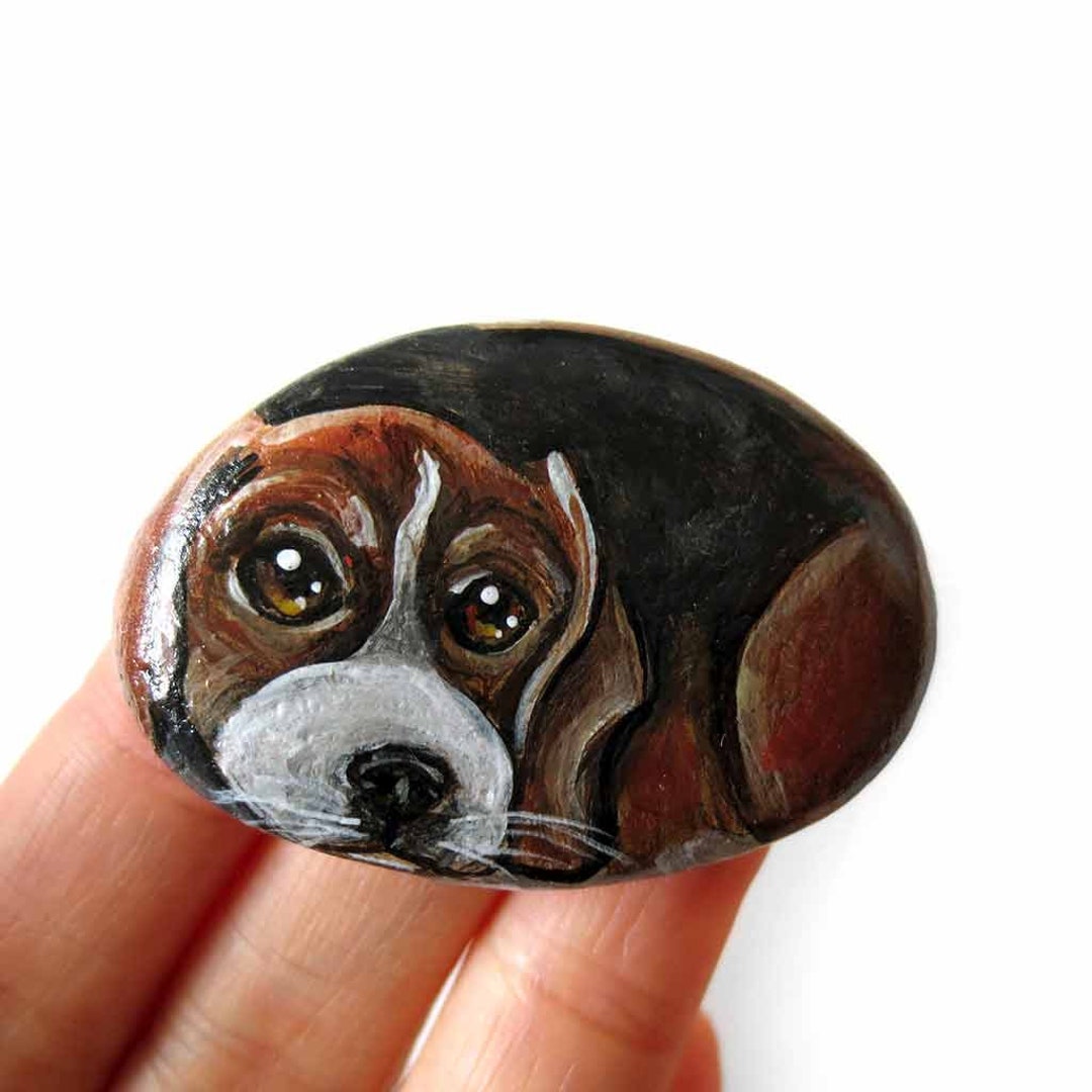 Dog Rock Art, Beagle Portrait, Hand Painted Beach Stone, Memorial Gift ...