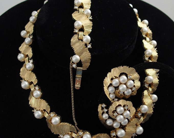 Vintage Trifari Parure Necklace Bracelet Earrings Rhinestone Faux ...