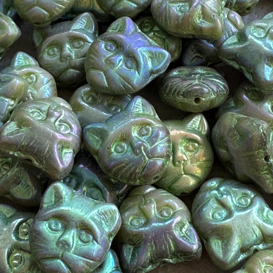 Green Cat Beads • 10pc • Czech Glass Cat Beads • Czech Animal Beads ...