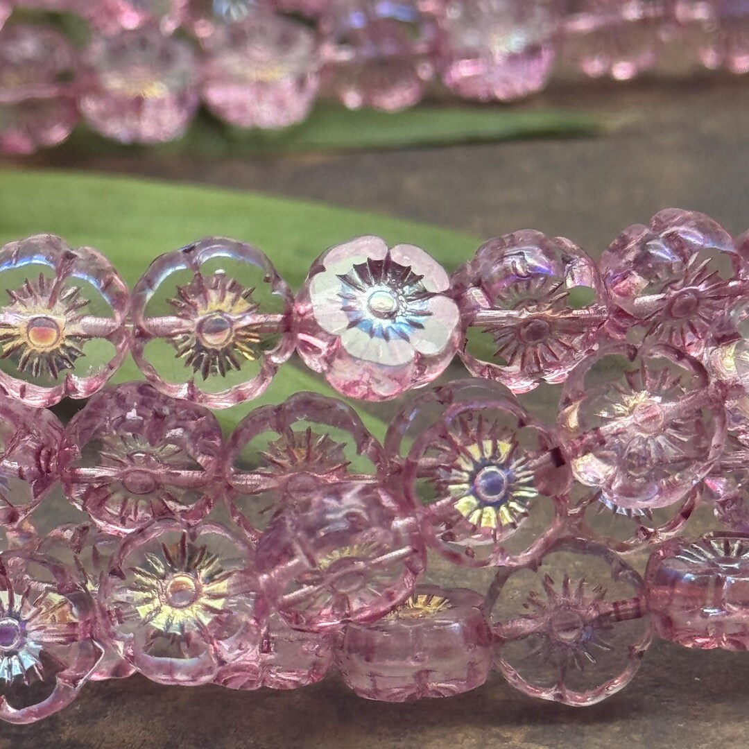 Light Purple Flower Beads • Czech Glass Hawaiian Hibiscus Beads • 15pc ...