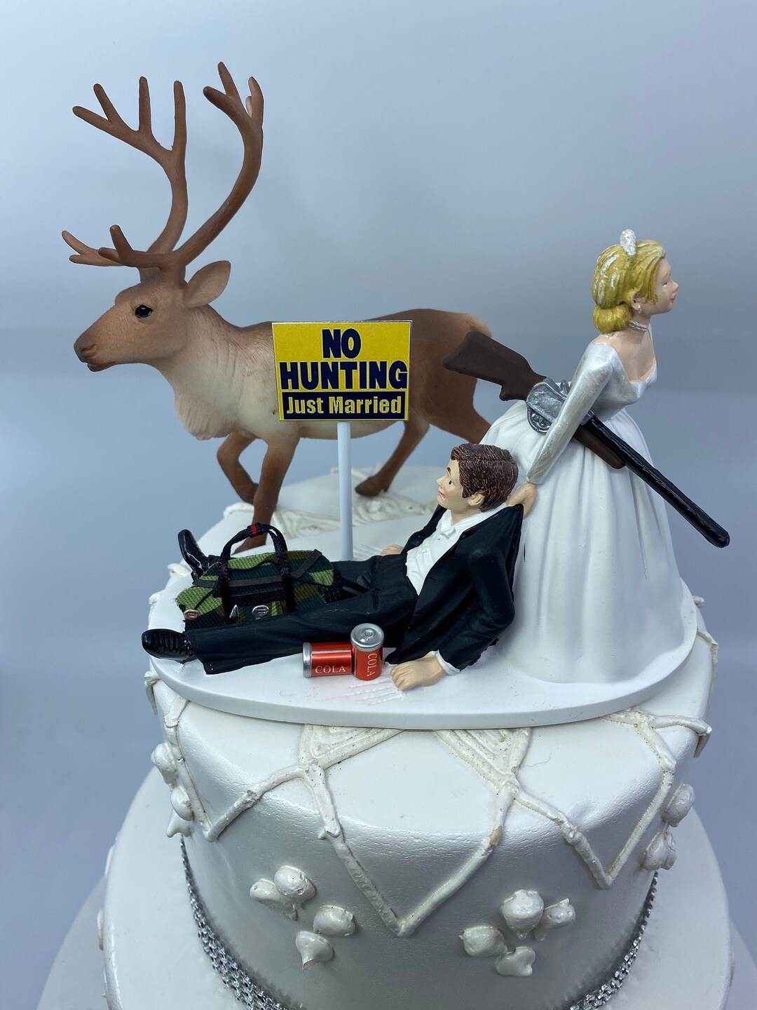 NO HUNTING Reindeer With Gun Rifle Shotgun Bride and Groom Wedding Cake ...