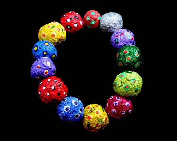 Paper mache' bead bracelet. - Gem