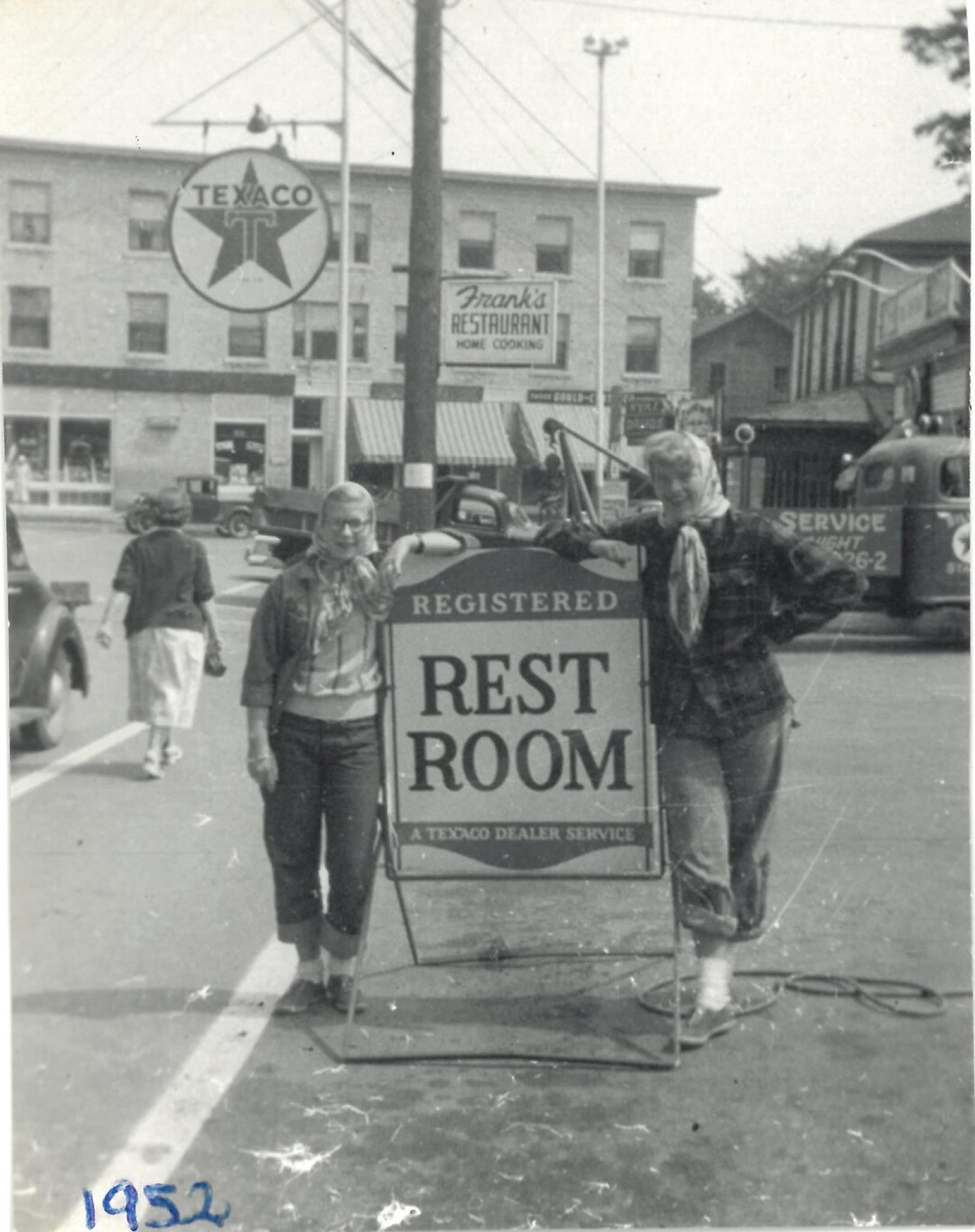 Mid Century Texaco 1952 Gas Station Glamour Girls Bathroom Sign Pose ...