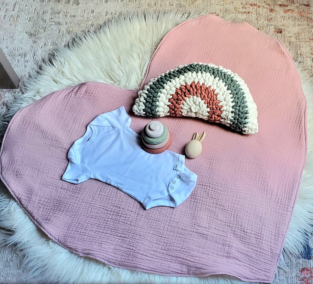 100% Cotton Muslin Pink Heart Baby Playmat, Baby Monthly Photo Mat ...