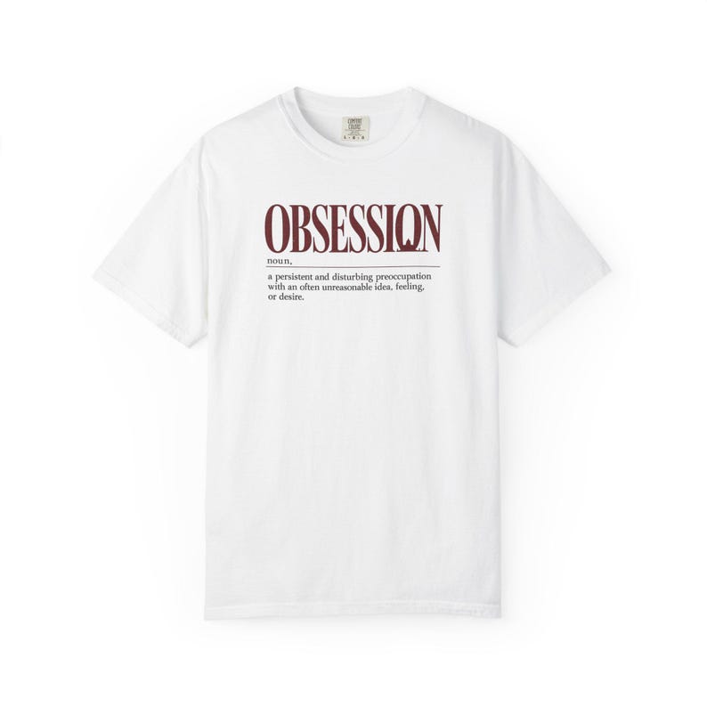 Camiseta Obsession, inspirada em suspense psicológico. - Etsy Portugal