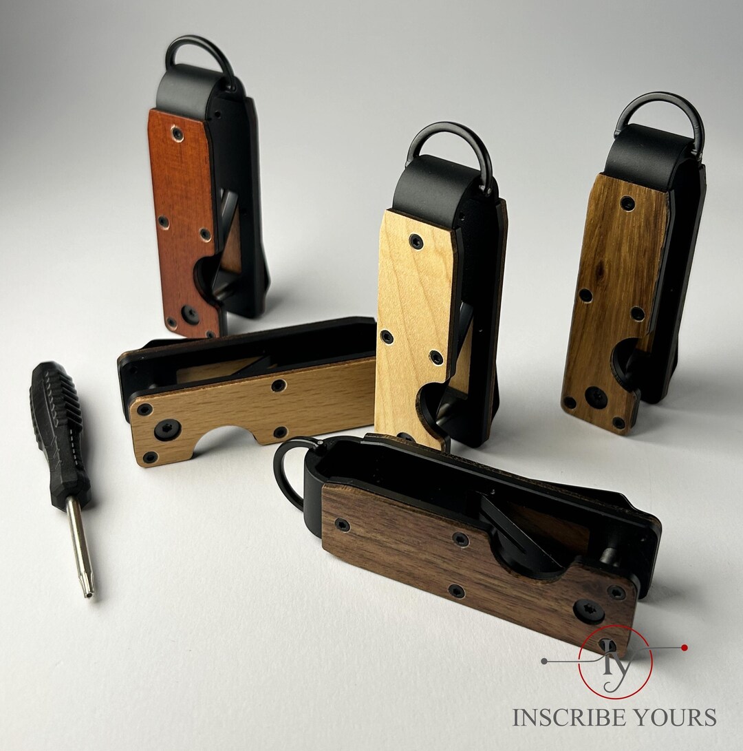 Personalized Wooden Key Organizer – Custom Engraved Key Holder - Front ...