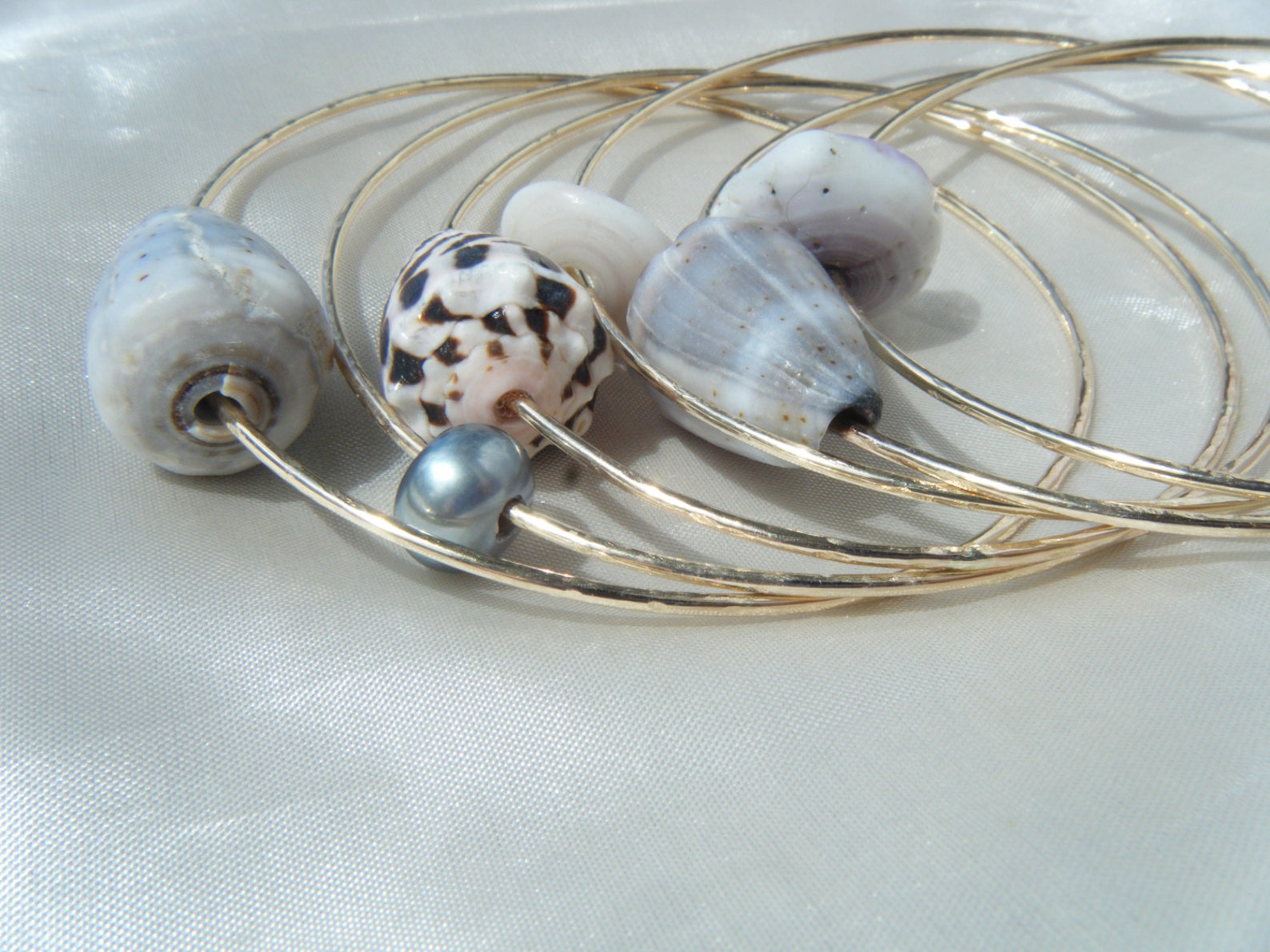 Set of 3 14K Gold Filled Bangles - Etsy
