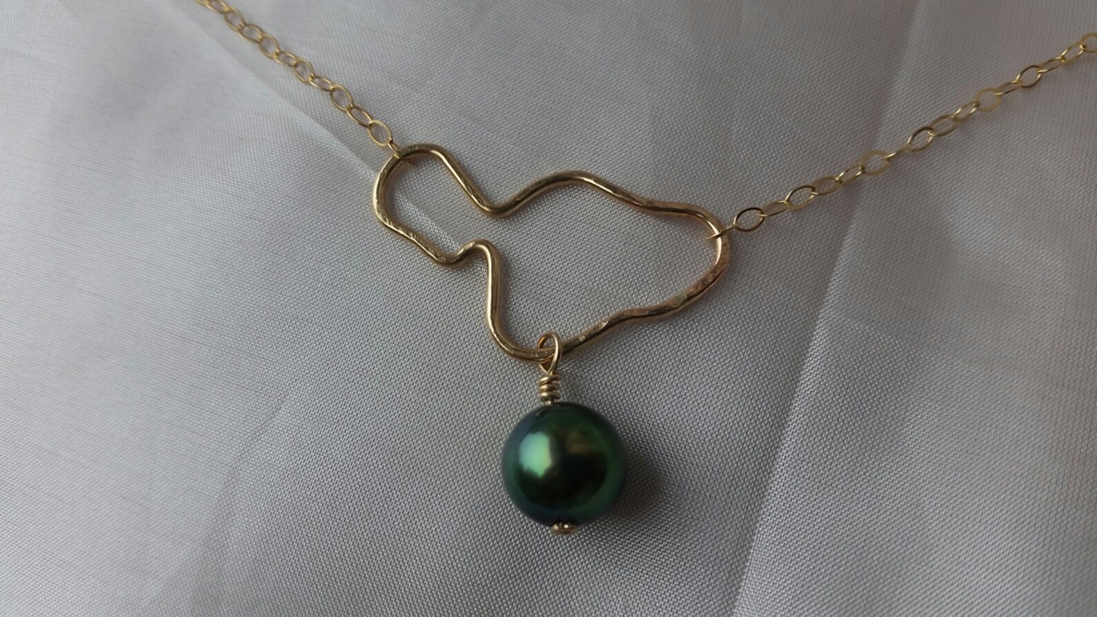 Hammered Maui Necklace With a Tahitian Pearl. - Etsy