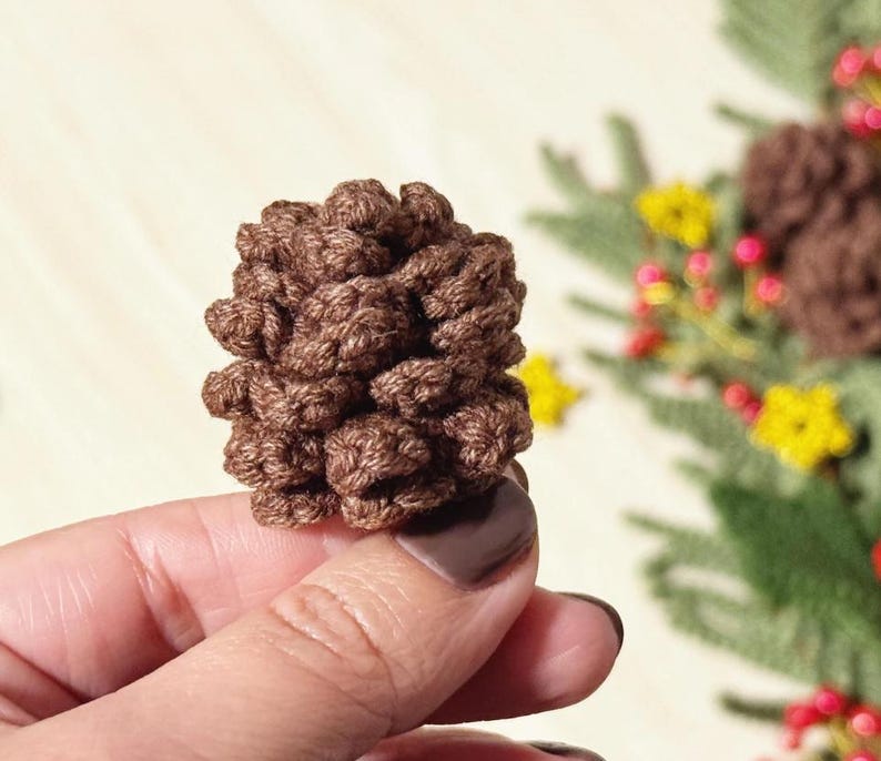 Winter Christmas Wreath Set: Pine, Poinsettia, Holly, Stars and Beaded ...