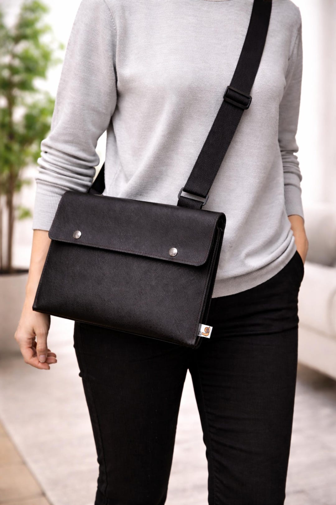 IPad Carrying Bag With Strap, Tablet Messenger Bag, Fits iPad Pro Air ...