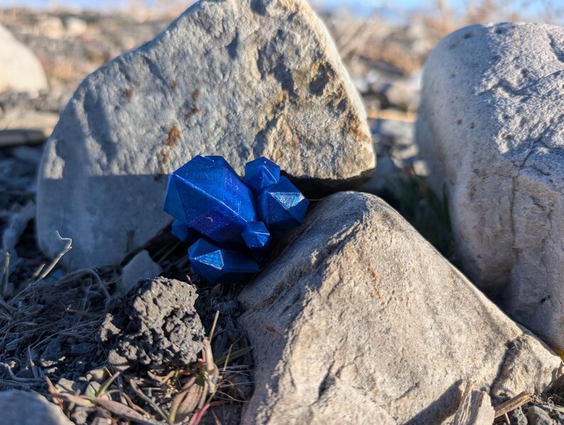 Crystal Outcrop Geocache Container – Micro Quartz-style Favorite Hide ...