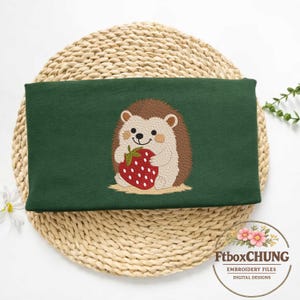 Schattige egel met borduurmotief aardbei, bosdieren fruitsteek - Etsy ...