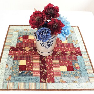 Quilted Log Cabin Table Topper, Apple Table Quilt, 21.50"x21.50" - Etsy