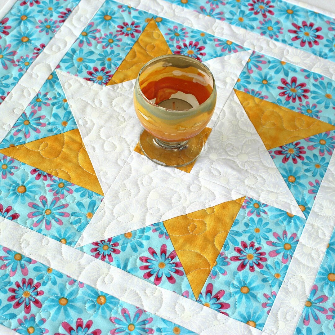 Quilted Summer Table Topper, Turquoise Daisies, 19.50x19.50 - Etsy