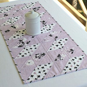 Quilted Summer Table Runner, Lavender Table Topper, 36.25"x16.50" - Etsy