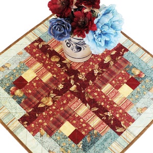 Quilted Log Cabin Table Topper, Apple Table Quilt, 21.50"x21.50" - Etsy