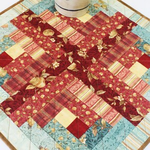 Quilted Log Cabin Table Topper, Apple Table Quilt, 21.50"x21.50" - Etsy