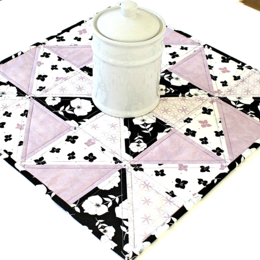 Quilted Table Topper, Lavender Black Table Quilt, 16.50"x16.50" - Etsy