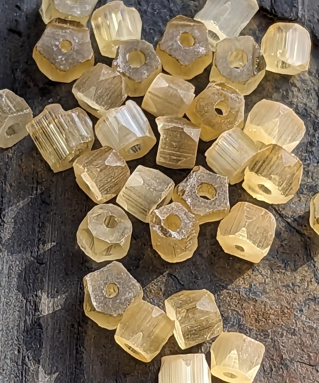 1930s Antique ATLAS Glass Beads// Vintage Satin Glass BEADS//GERMAN Cut ...