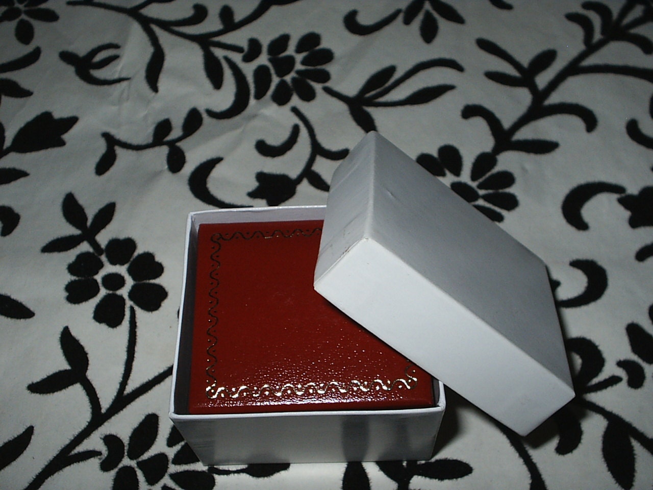 Classic Christmas Red Leather and White Velvet Engagement Ring - Etsy