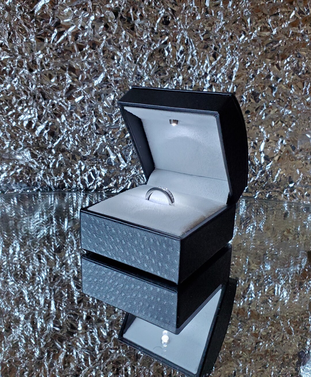 New LARGE Fancy Black Leather Spot Light Lu LED Lighted Engagement Ring ...