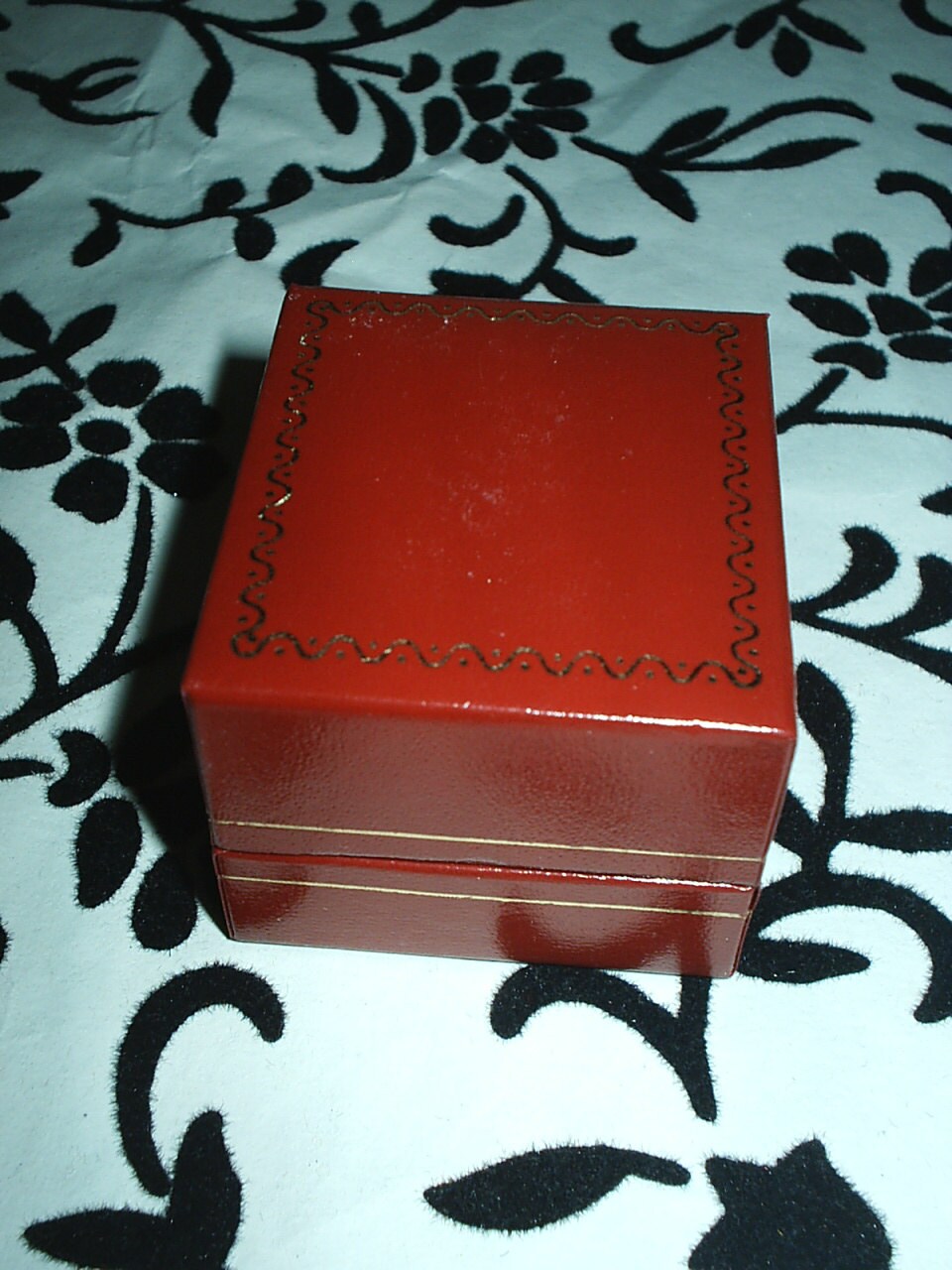 Classic Christmas Red Leather and White Velvet Engagement Ring - Etsy