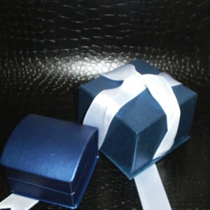 Fancy Blue LED Lighted Engagement Ring Box With Satin Ribbon Gift Box ...