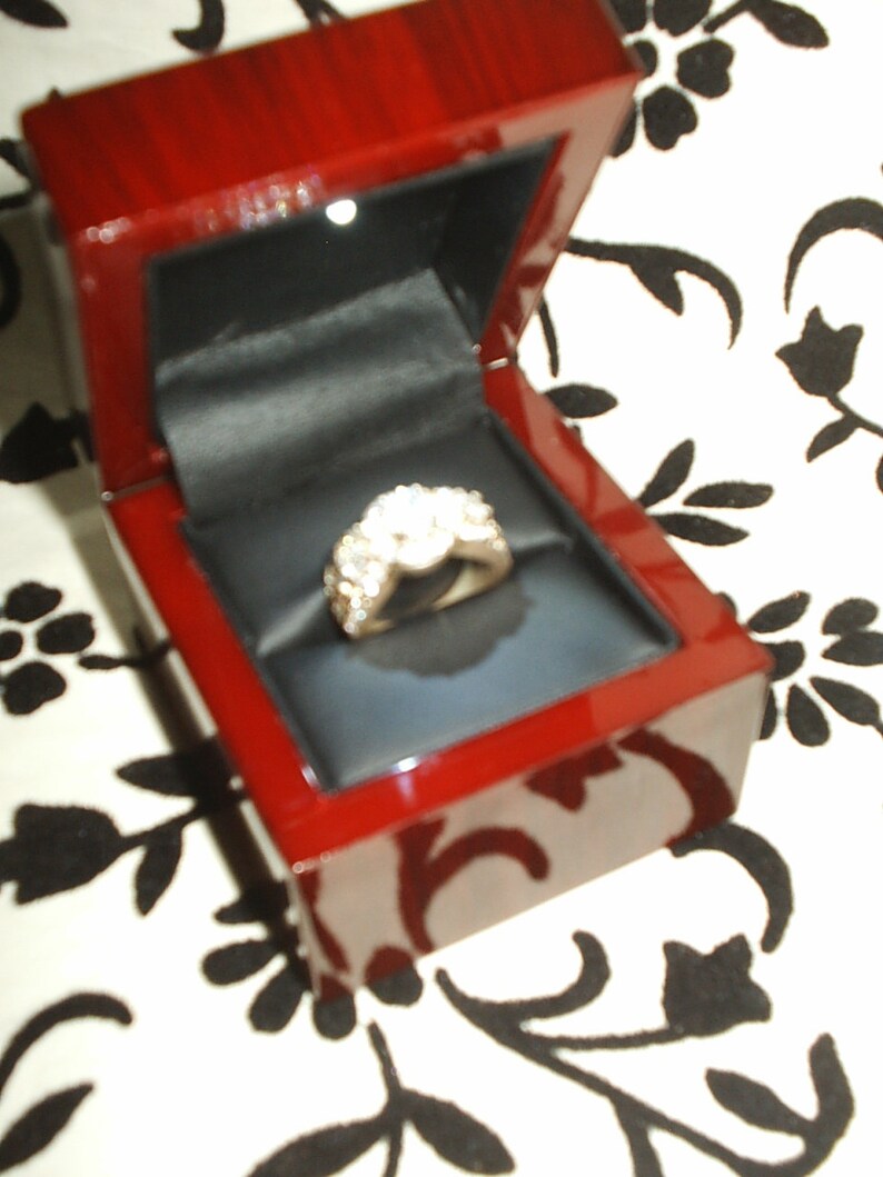 Lighted LED Glowing Ring Box Mahogany Wood Pattern & Black - Etsy