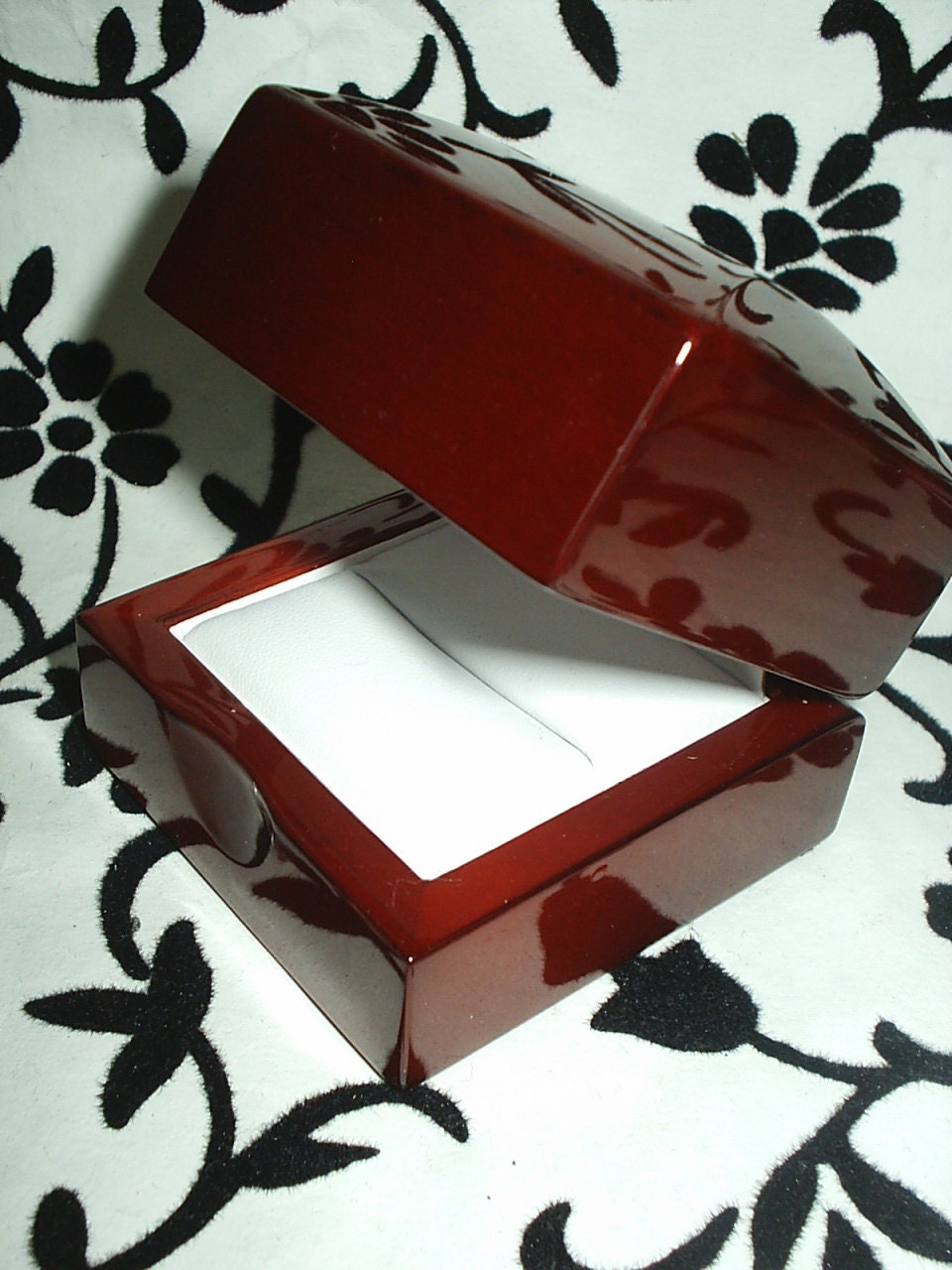 Fancy MAHOGANY / CHERRYWOOD Engagement Ring Box Keepsake Display Case ...